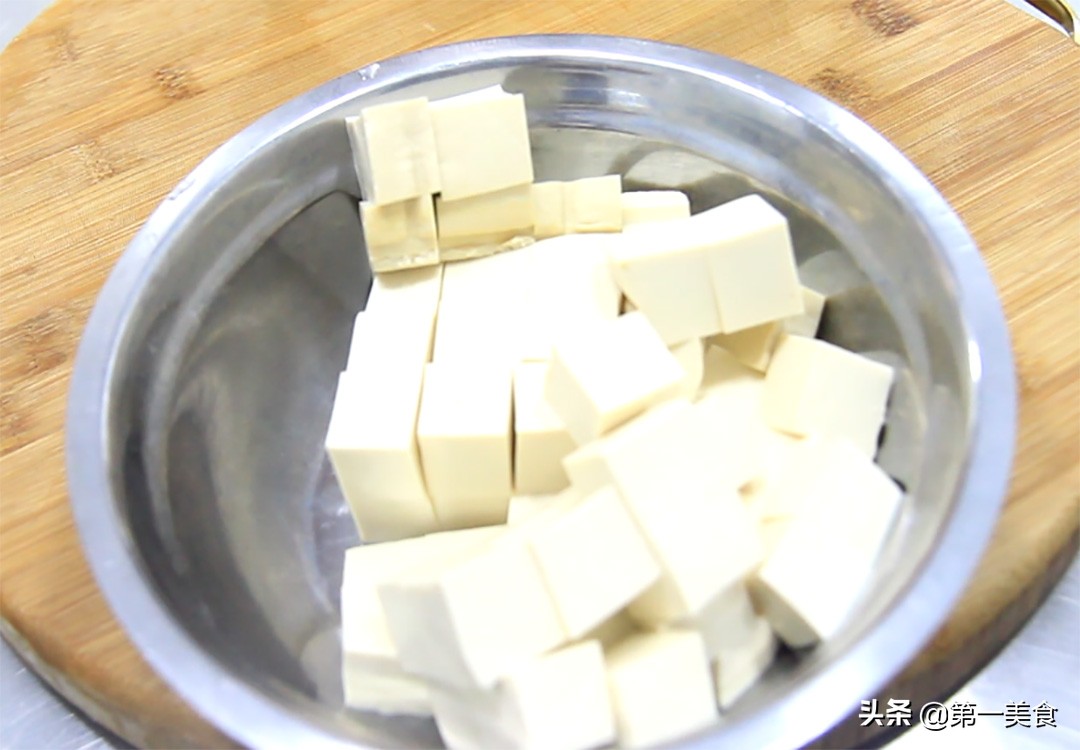 The traditional old dish "drag tofu", unique cooking skills, the tofu ...