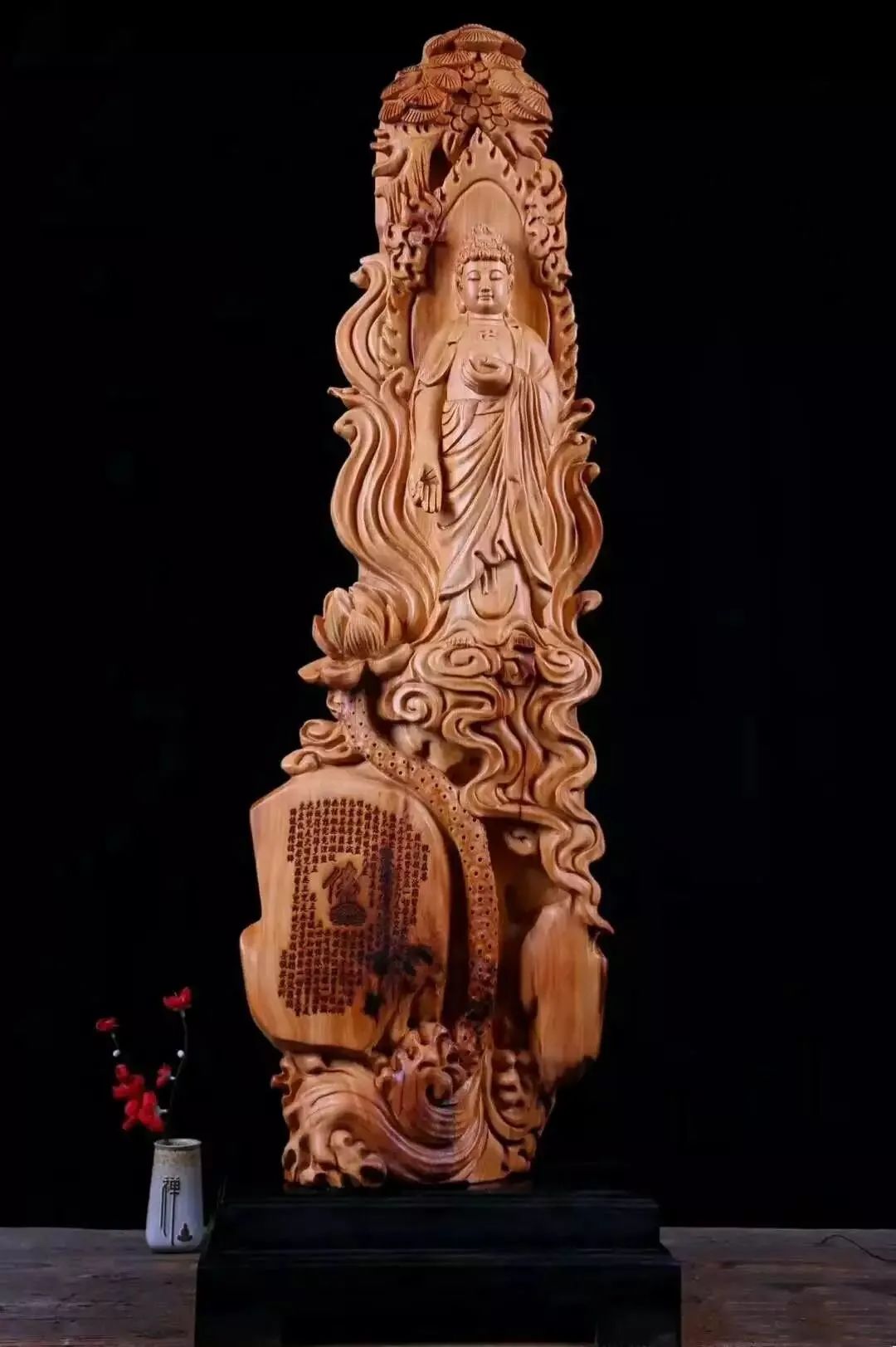 The root carving skills developed on the basis of wood carving are more ...
