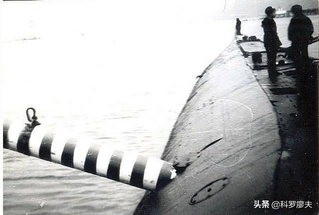 It's amazing!The nuclear submarine was hit by a torpedo without even ...