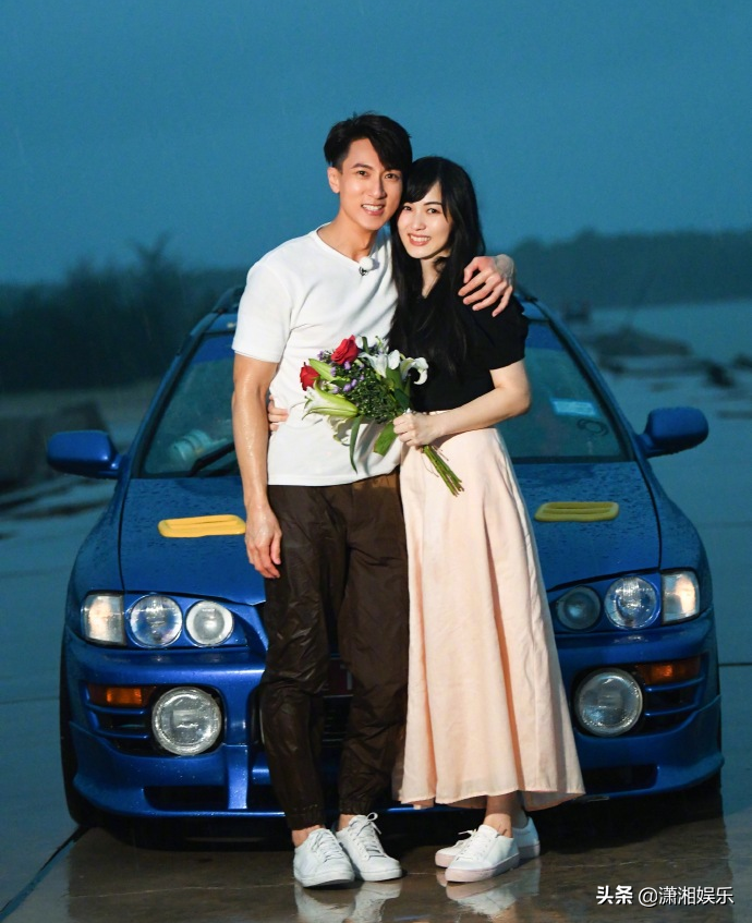 Wu Zun and his beloved wife attended a class reunion, and the group ...