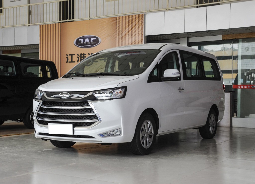 The car is 5 meters long, equipped with a 2.0L engine, and the seat can ...