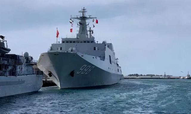 Chinese warships crossed the Miyako Strait and used their strength to ...