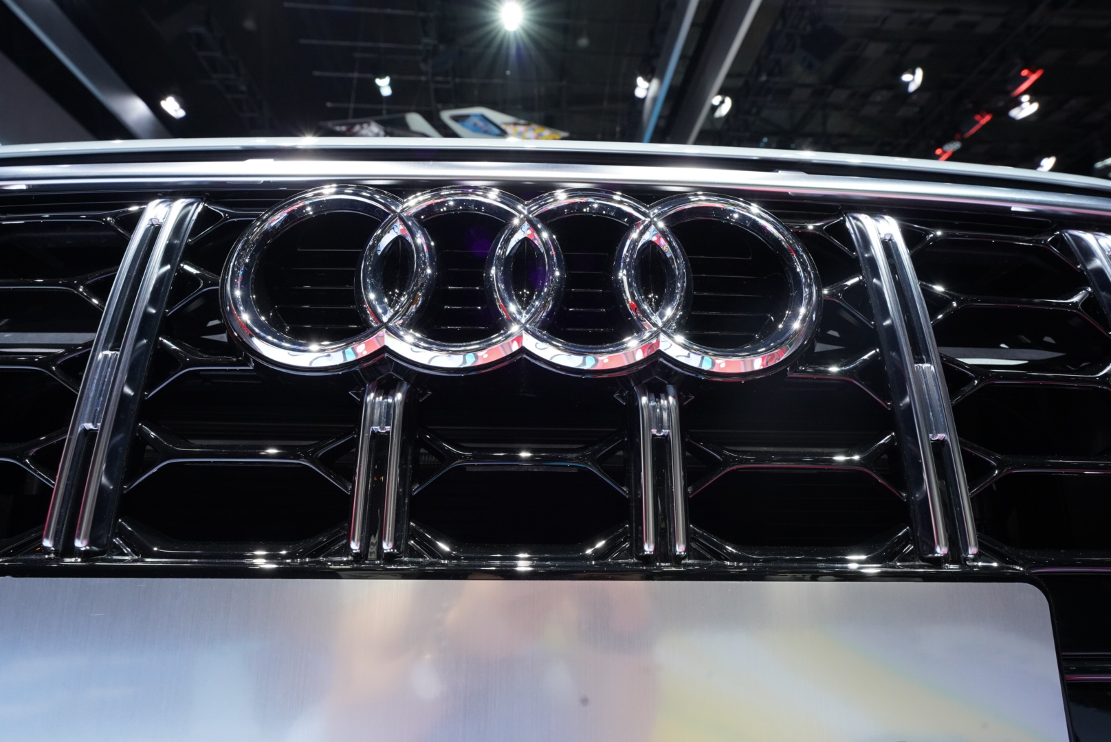 1.4T+7 quick-drying dual-clutch, Wang Yibo's signature edition arrives, Audi Q2L Chengdu car ...