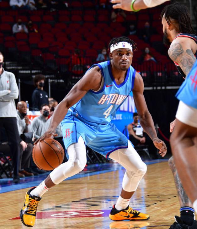 7 for 2 plan!Little Jaylen Brown airborne rockets, Wood rushes to aid ...