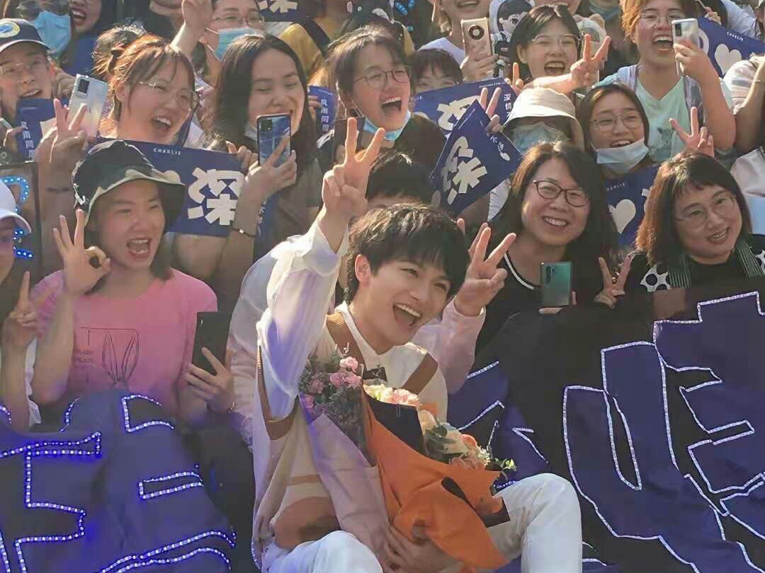 Zhou Shen gave the fans 500 cups of milk tea, but the fans said they ...