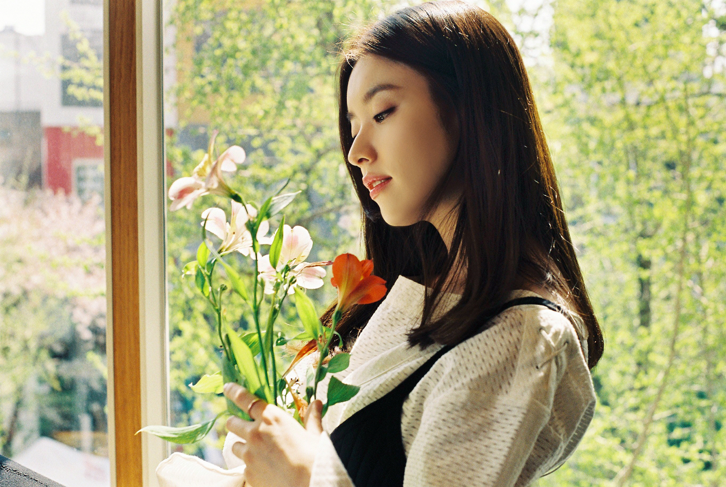 Han Xiaozhou looks good in everything!Autumn Photo - iNEWS