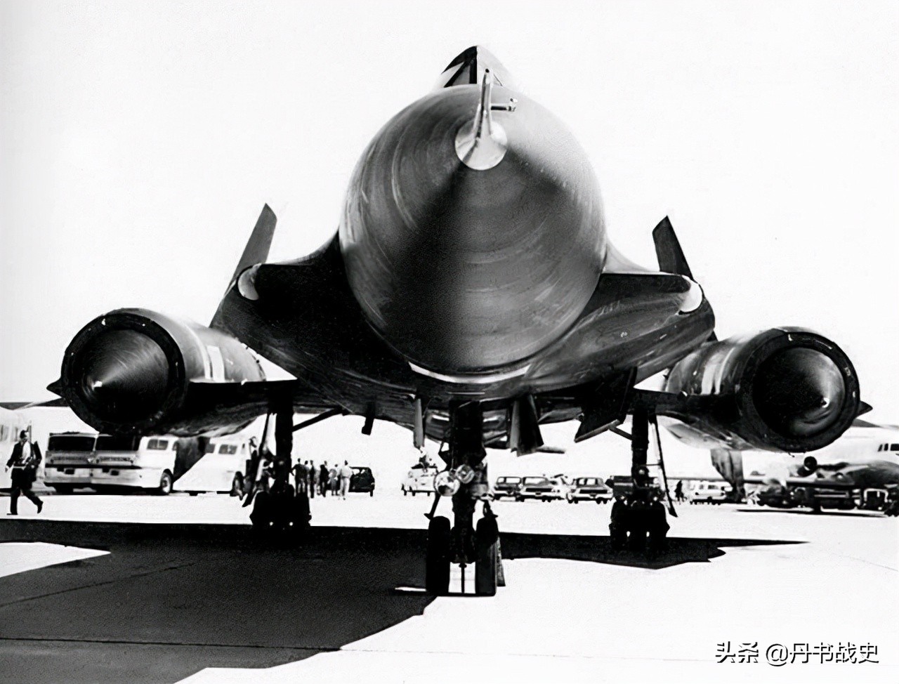 American YF-12 interceptor, intercepting incoming bombers at 3 times ...