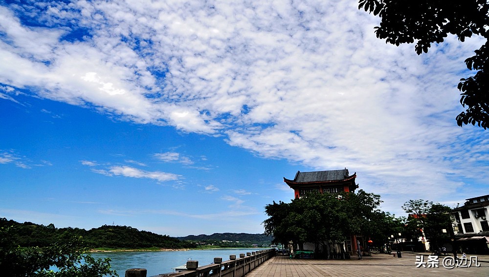 A small town on the edge of the Yangtze River-Lizhuang Ancient Town ...