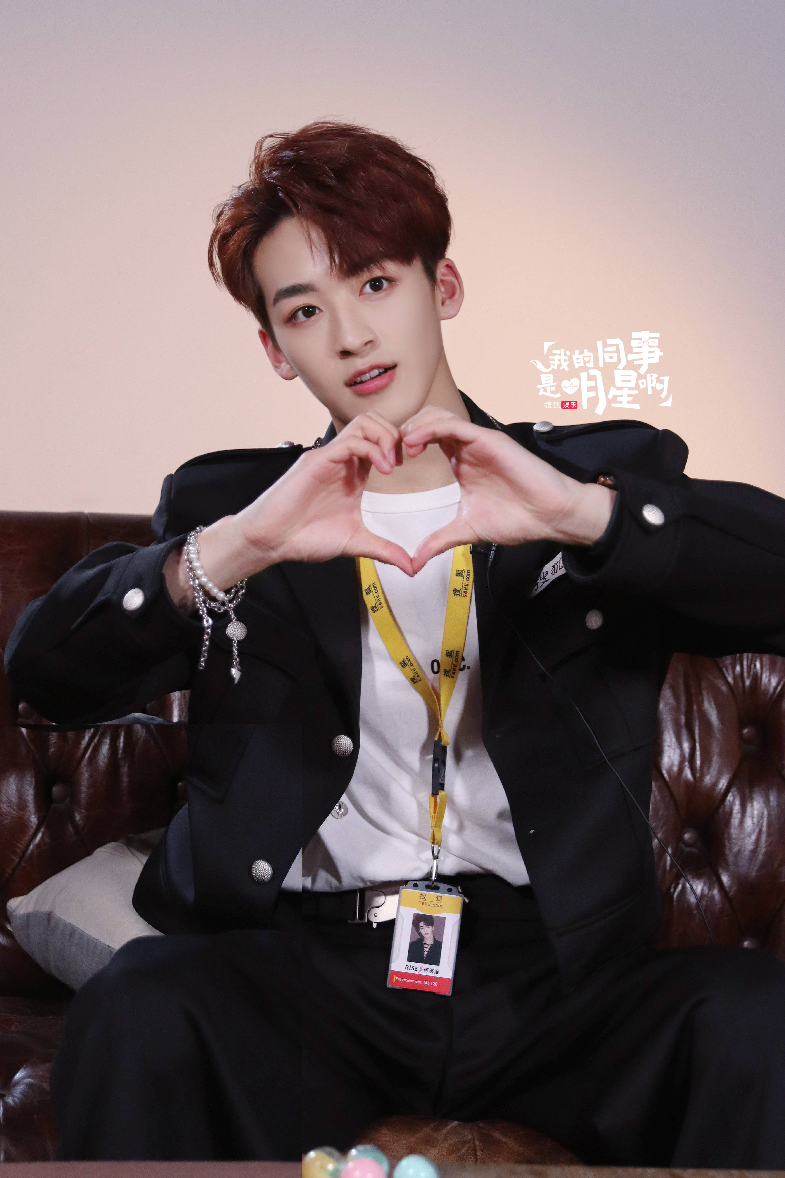 R1SE He Luoluo imitated Zhou Xingchi and said "I raise you" and called himself a kiss scene YYDS ...