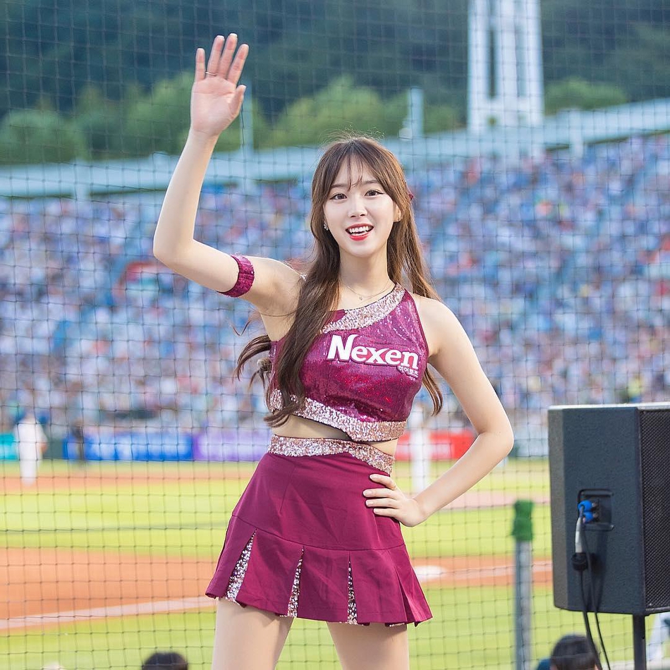 South Korean National Treasure Cheerleader!Pure and tall, superb - iNEWS