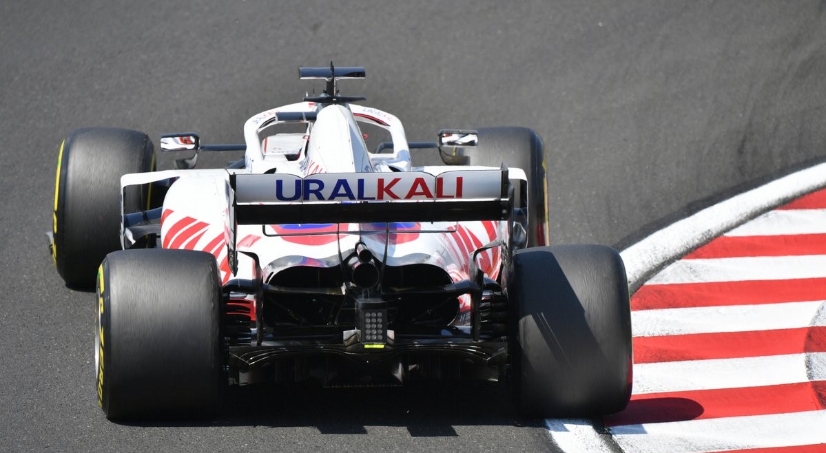 How to be a F1 racing mechanic - iNEWS