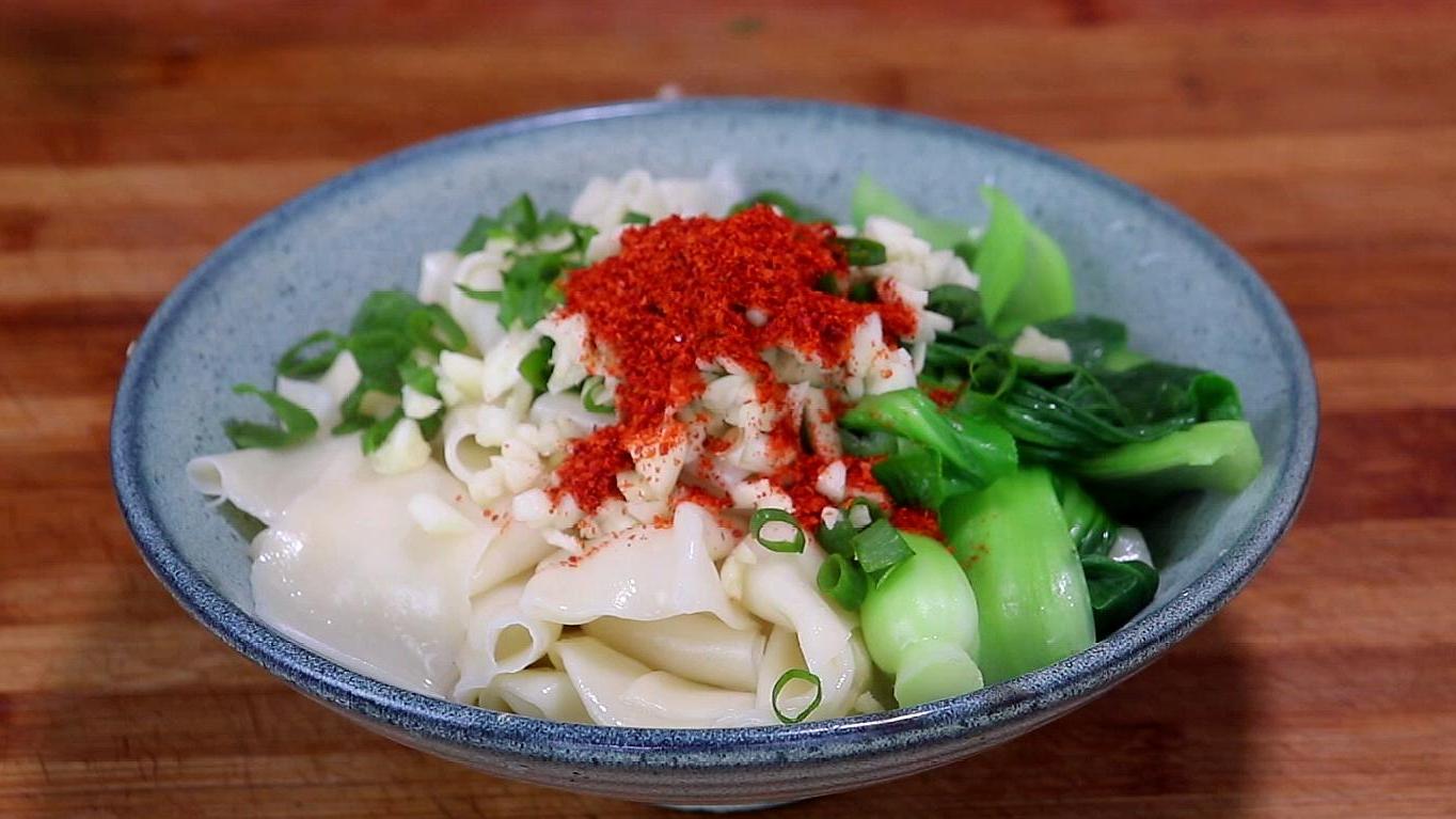 The chef teaches you how to do this oily dumpling skin noodles, it is ...