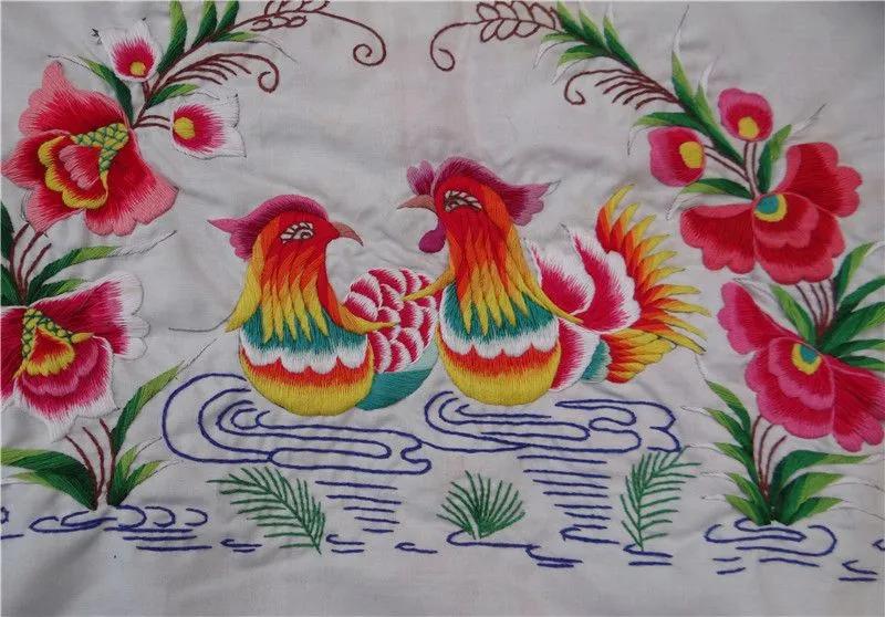 Intangible Heritage: Yi embroidery has gone through the spring and ...