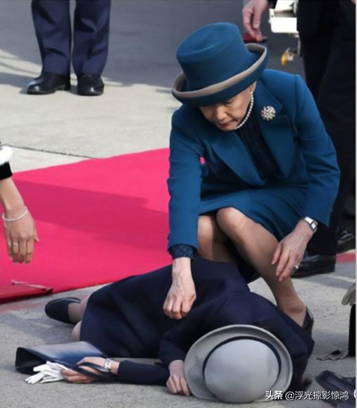 The 32-year-old Japanese princess fainted at the airport. The relatives ...