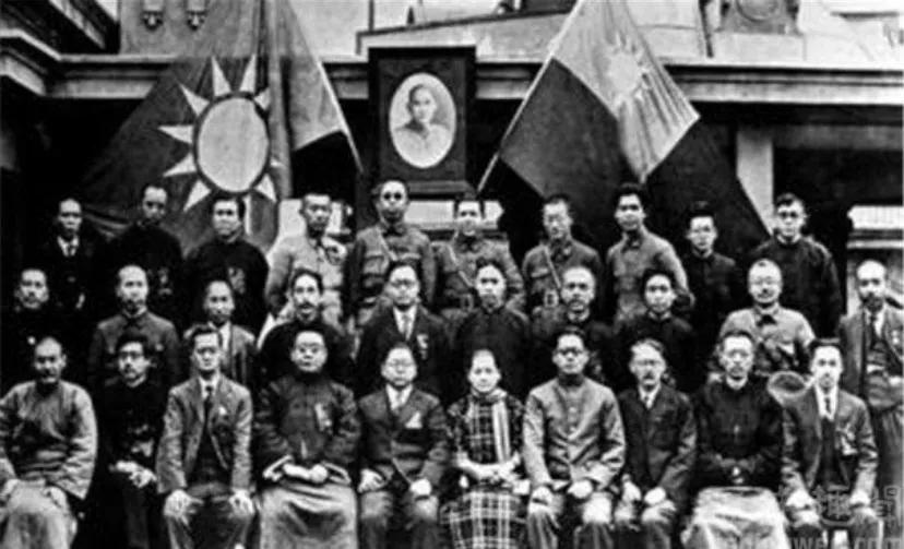 These thoughts on both sides of the Kuomintang and the Communist Party ...