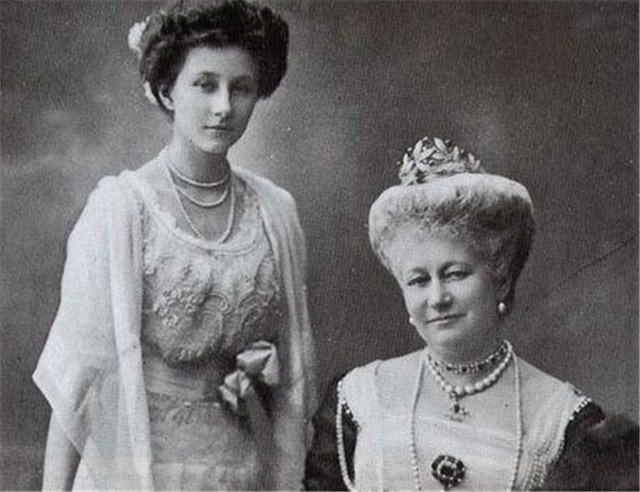 The last queen of Germany, married to her cousin at the age of 23 and ...