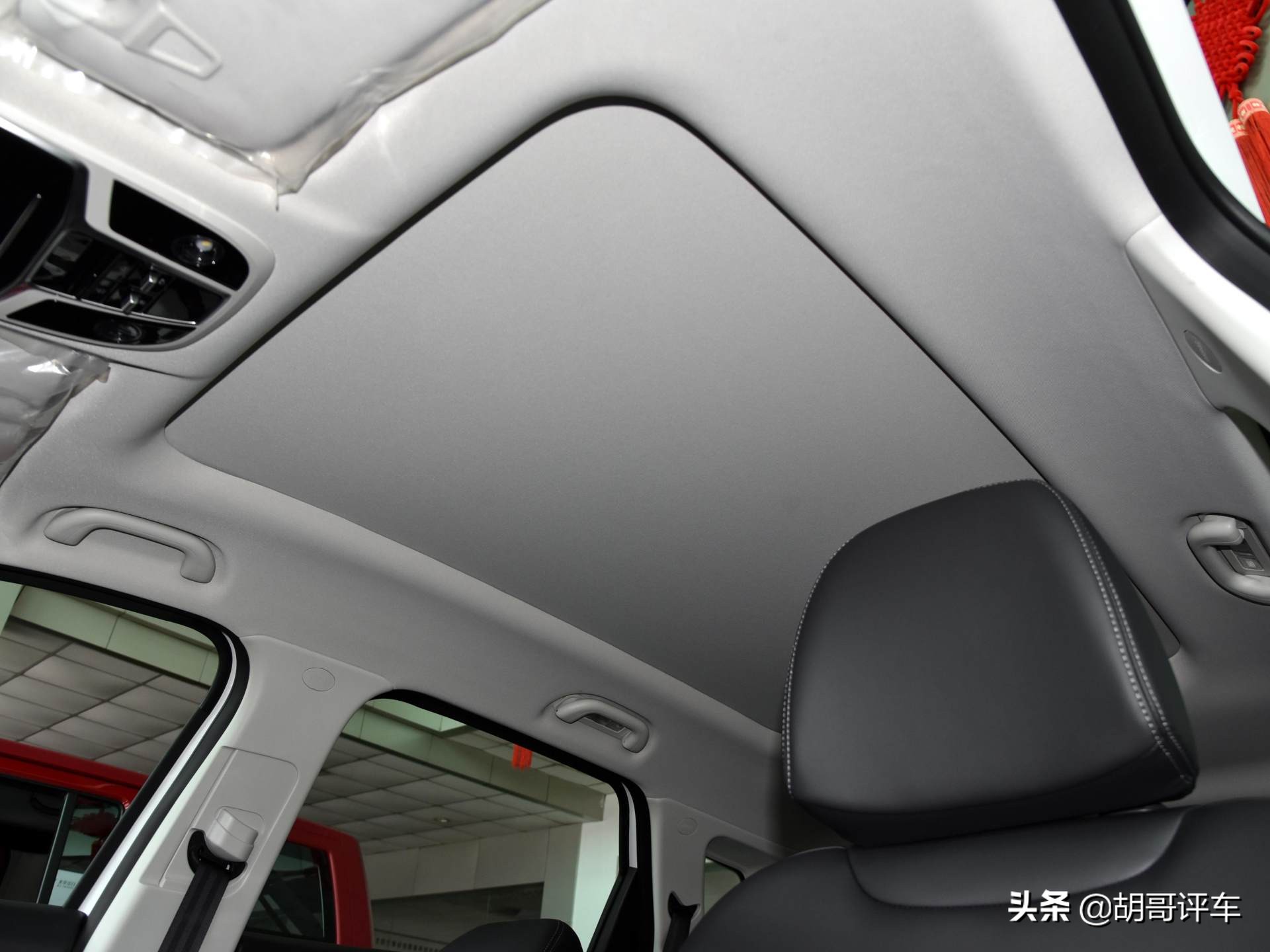 The compact SUV has a wheelbase of 2800mm, showing you the BEIJING X7 ...