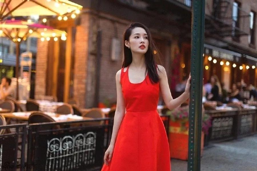 Beauty Photo Album (Li Qin, Zhao Lusi, Li Zhien) - iNEWS