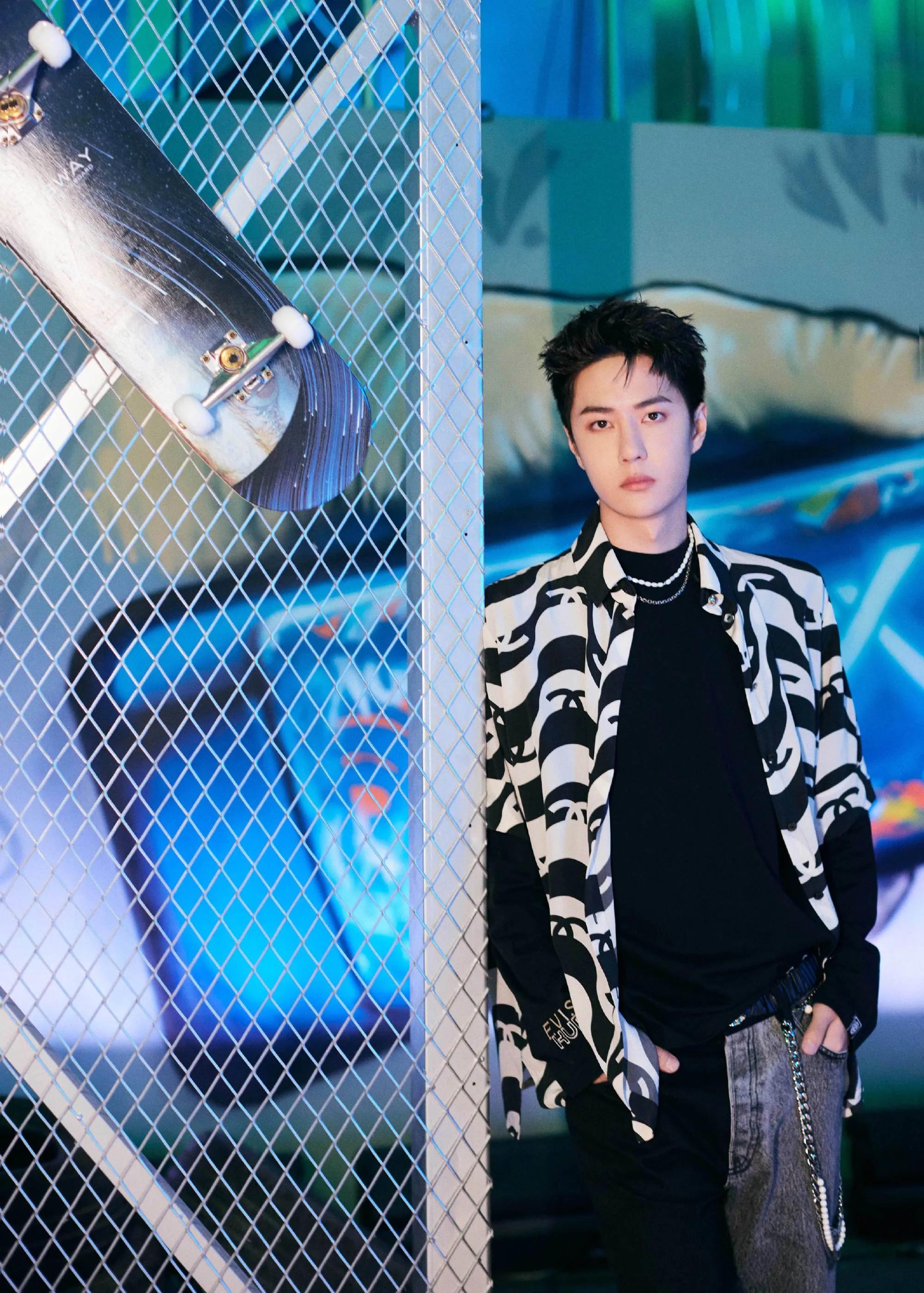 Wang Yibo, this is hip-hop, being moved by the team members and crying ...