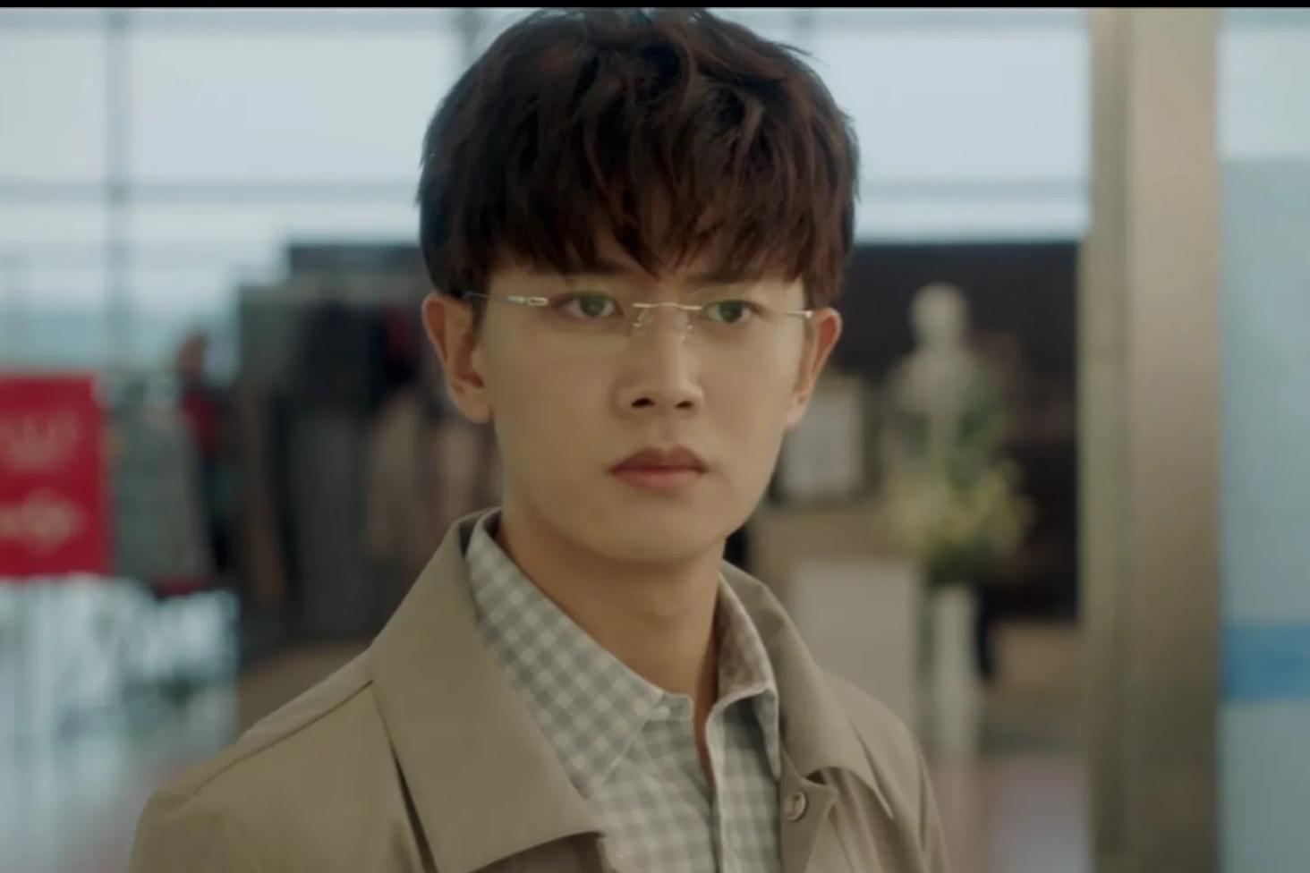 "One Life" is updated in two episodes. Shiyi seems to have no memory of ...