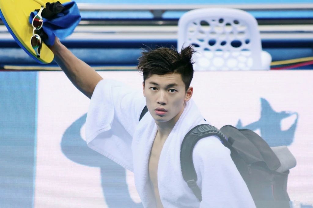 I am not only handsome, but also the gold medalist of the Chinese men's ...