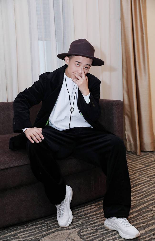 GAI Zhou Yan is coming to Zhengzhou!See you around the Universal Bar on ...