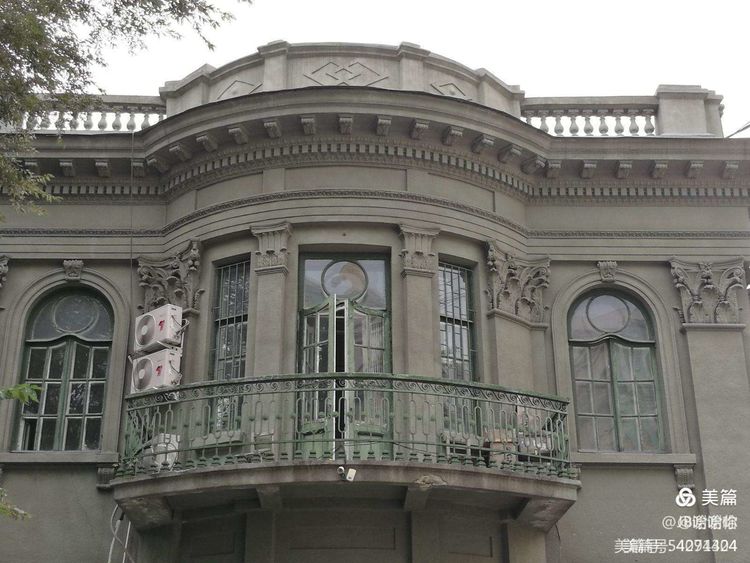 A rare old western-style building in Harbin with two colors and two ...