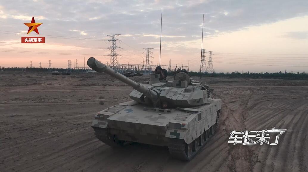 Yellow sand is rolling!"The Most Beautiful Female Tank Soldier" Liu ...