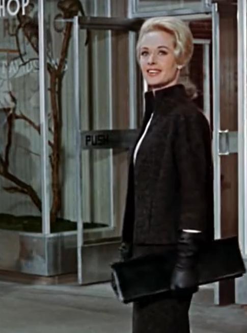 "Mo Ruan" looks at romance, I only look at Hitchcock - iNEWS