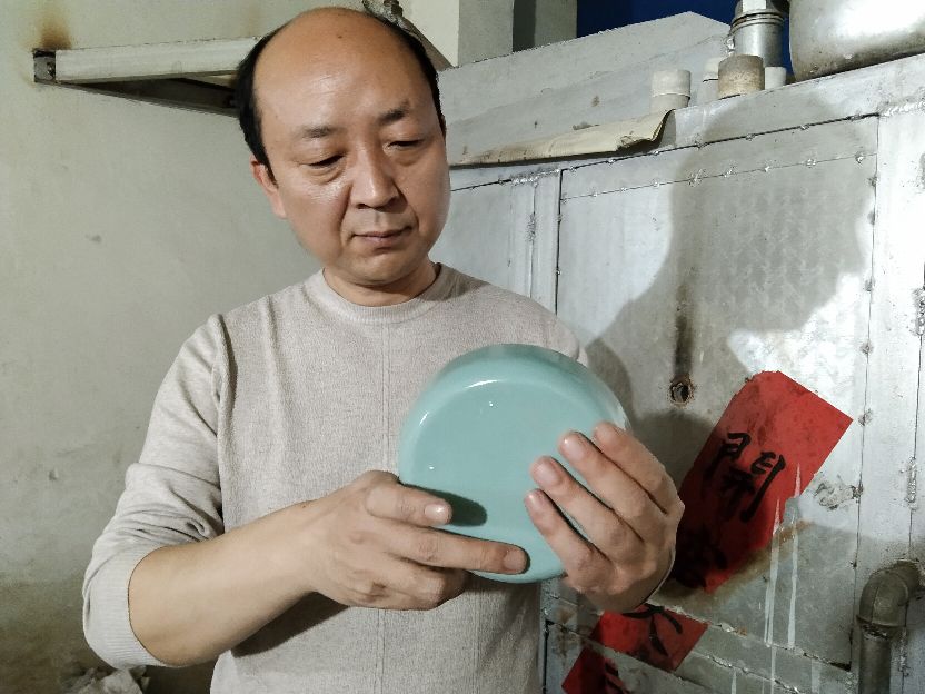 Zhao Yanlin: Focus on the traditional skills of Ru porcelain, never ...