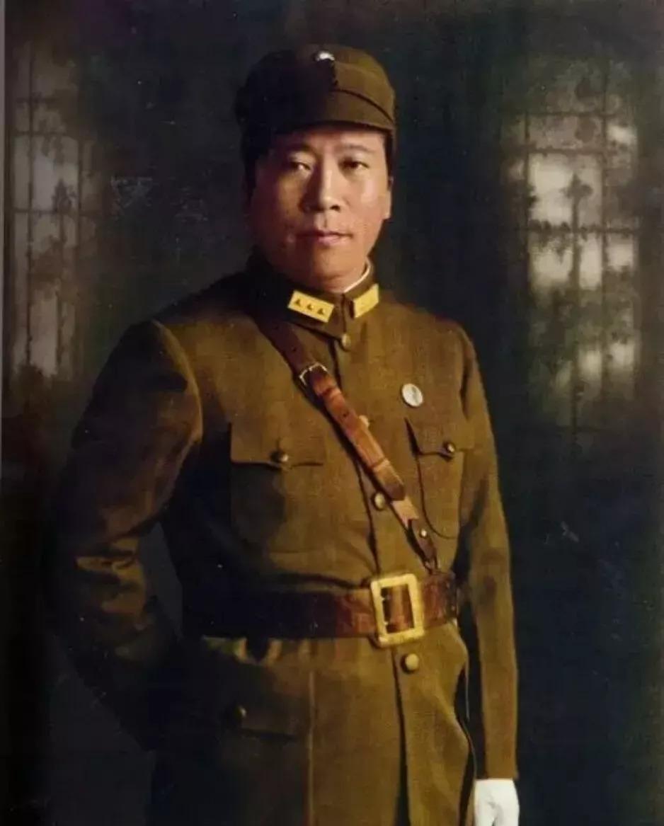 She was a widow for Yang Hucheng for half of her life, raising his 6 ...