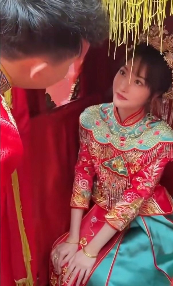 The girl Zhao Benshan hosted the wedding of her apprentice Internet ...
