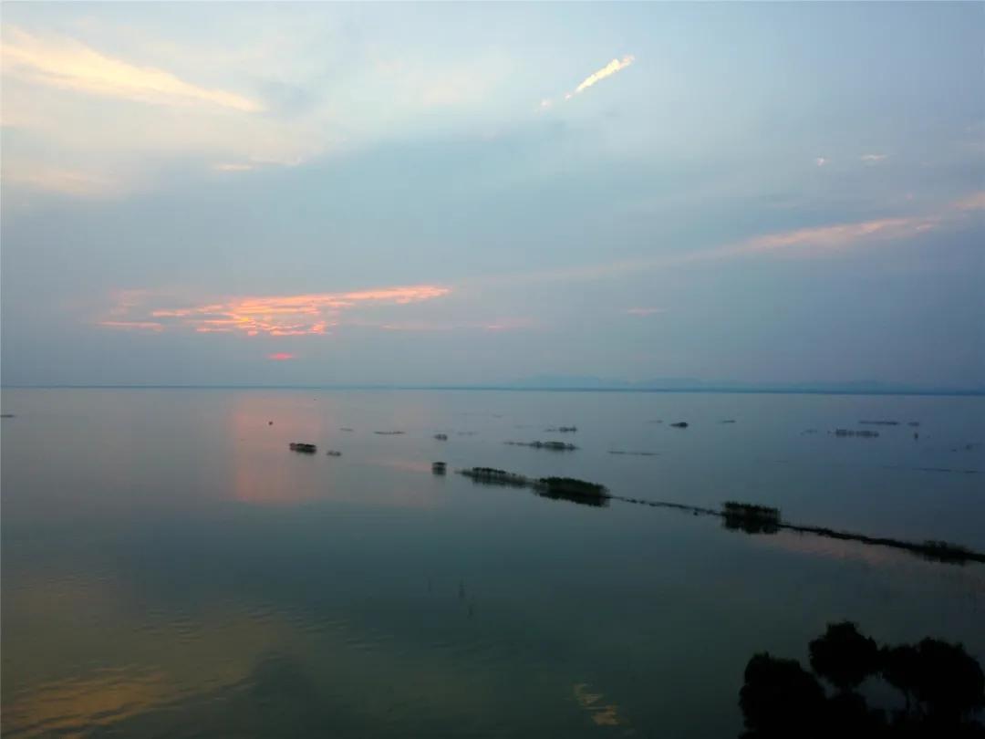 In early autumn, come to Huyang to see the colorful Shijiu Lake~ - iNEWS