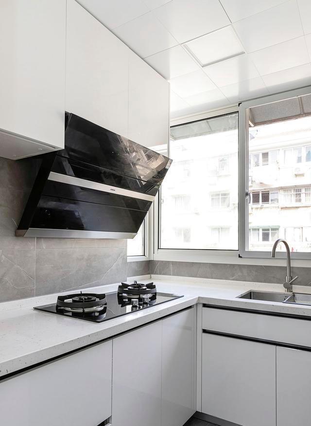 55 square meters of exquisite two-bedroom, living room-like design ...