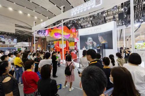 On-site customization of the first "Consumer Expo" became the focus of ...