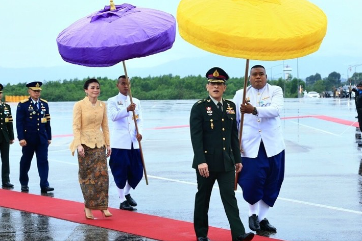 The King of Thailand bestowed the name of Royal Concubine Sinina, praised her for "white and ...