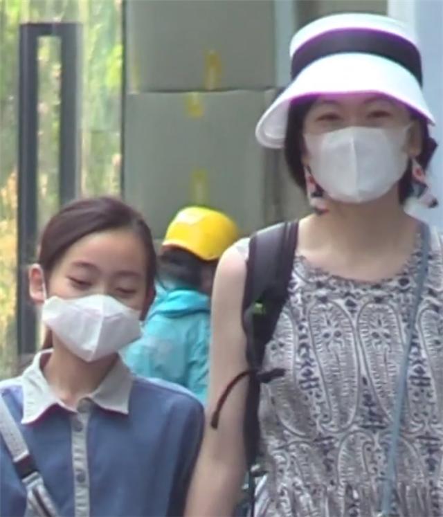 Recent photos of Han Han's wife and daughter exposed, daughter Han ...