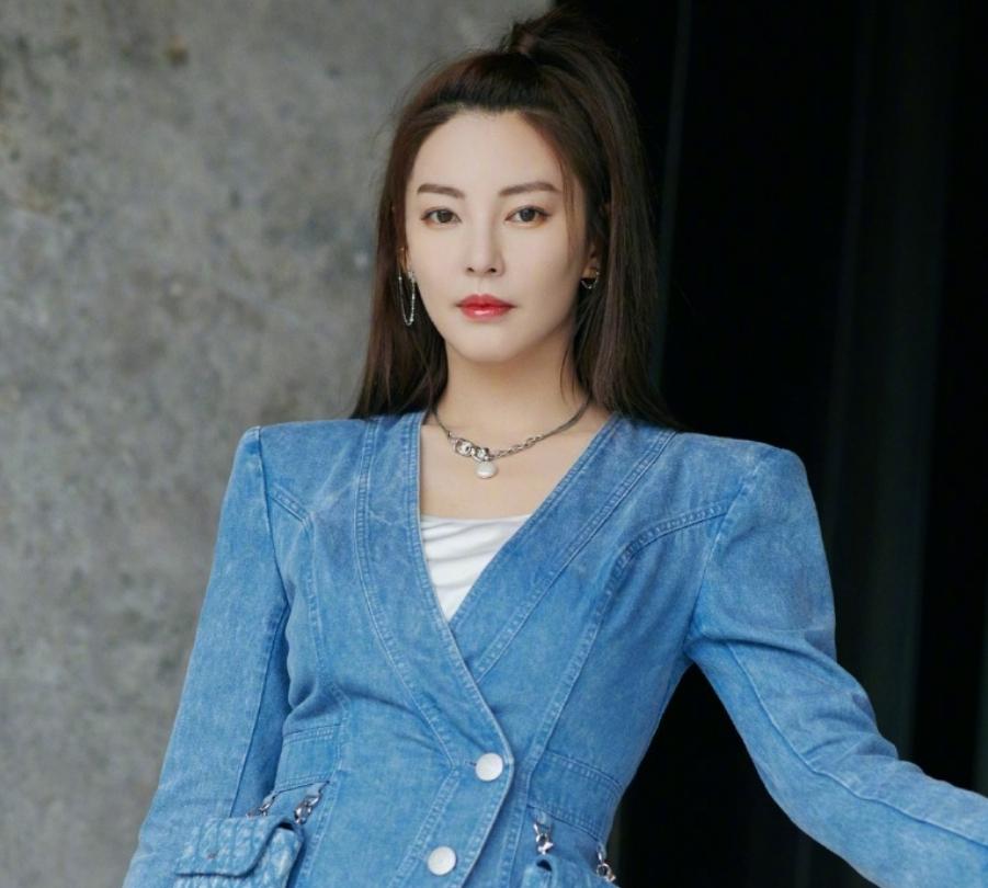 Li Zefeng has a new urban drama coming, and he is partnered with three ...