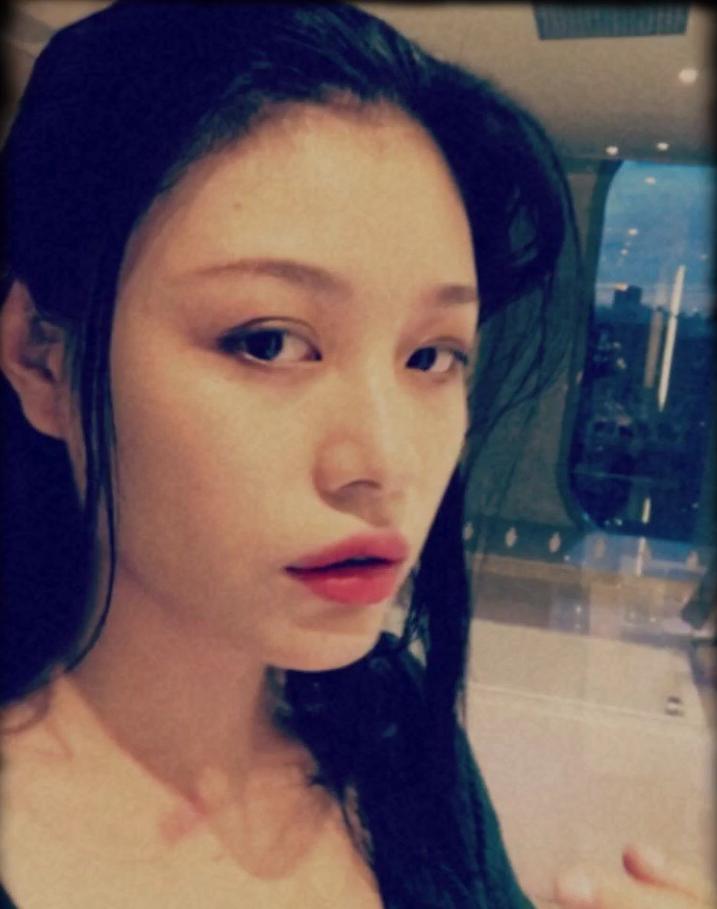 The attitudes of Ge Huijie, who sprayed Zhang Ziyi, turned Wang Feng, and led her daughter to ...