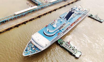 "Blue Dream Star" cruise ship docked at Zhoushan Islands International ...