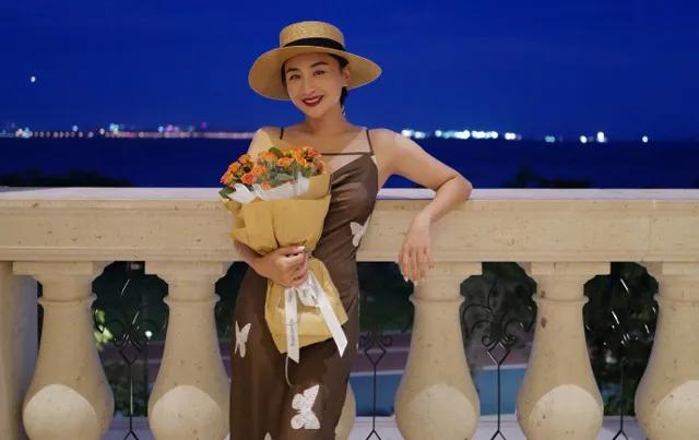 The most beautiful Olympic champion He Wenna takes a photo, she ...