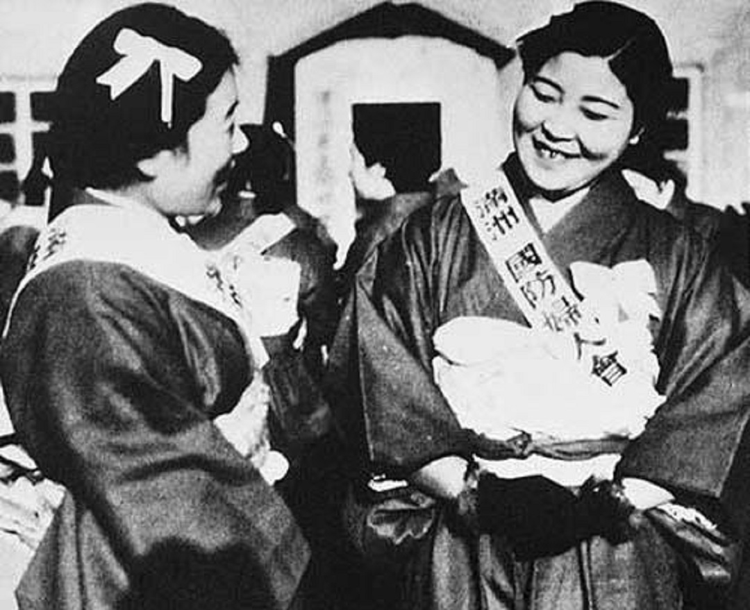 During World War II, how did Japanese women do in order to inspire ...