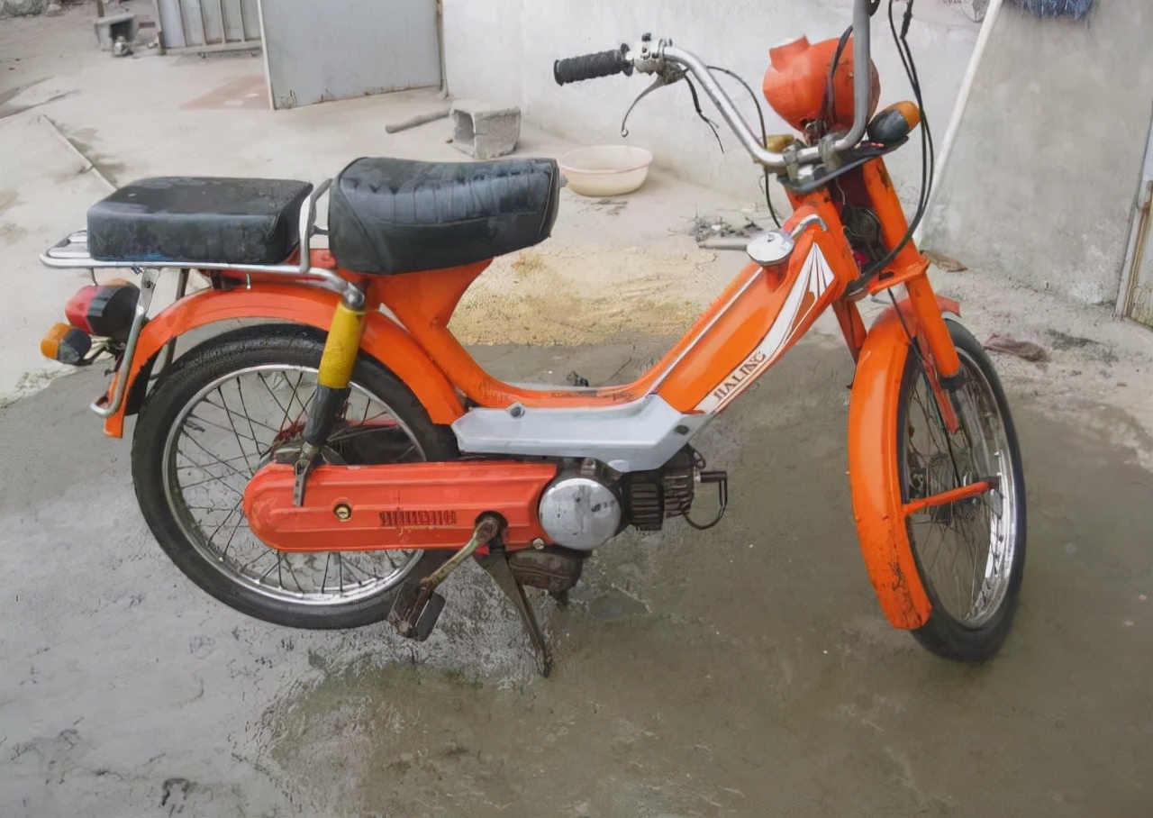 Motorbikes around the 1980s are all old - iNEWS