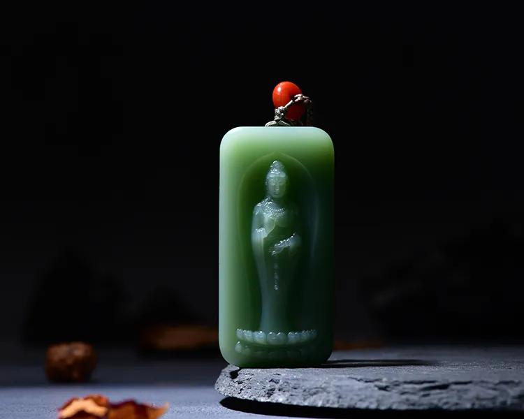 Chinese people like to treat jade as a family heirloom. What are they ...