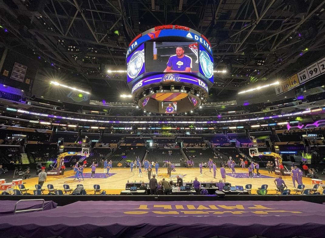 Edison Chen and Qin Shupei watch the NBA, show affection in the ...