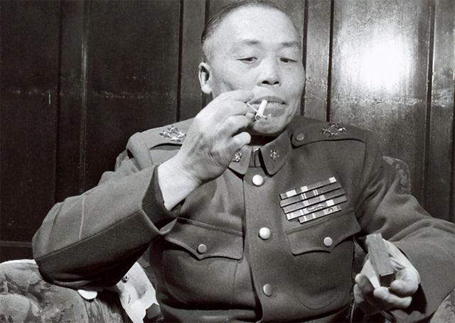 After Bai Chongxi died, she was naked in bed, her body turned green ...