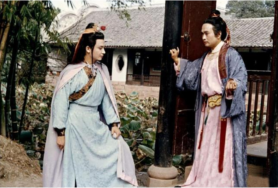 Dream of the Red Chamber: Xue Pan was beaten and humiliated by Liu ...