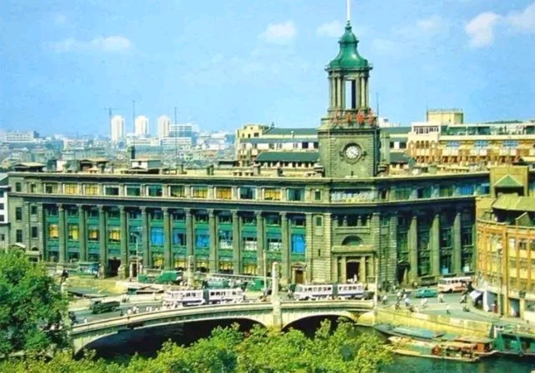 Old photos of Shanghai, urban scenes and street scenes in the 1980s. Do ...