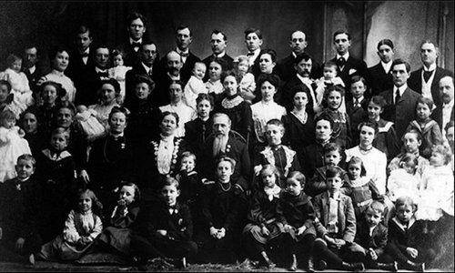 The family with the most children in the world - iNEWS