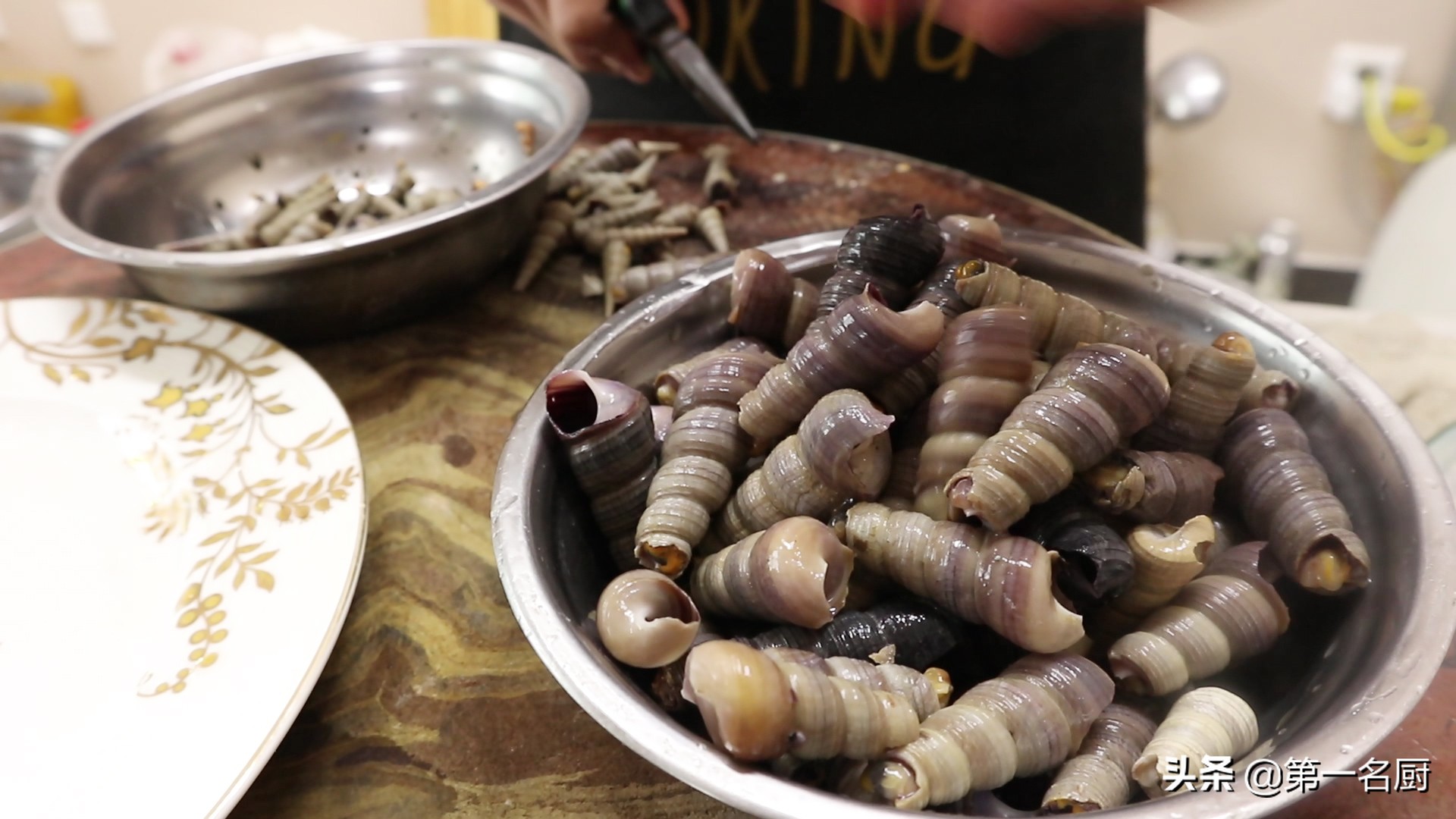 How to make snails delicious?Try it with this kind of ingredients, it's ...